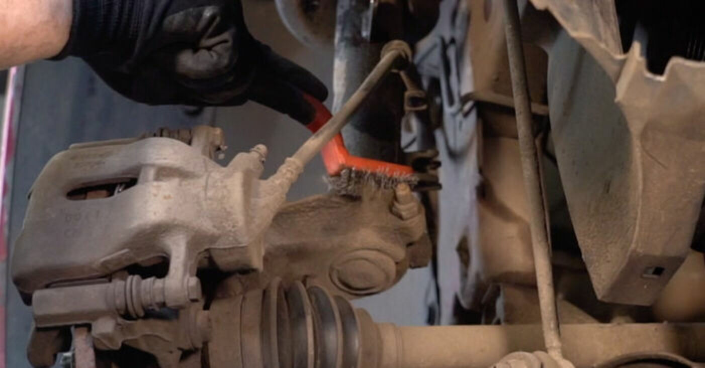 How to change front coil springs on Citroen C3 1 – replacement guide