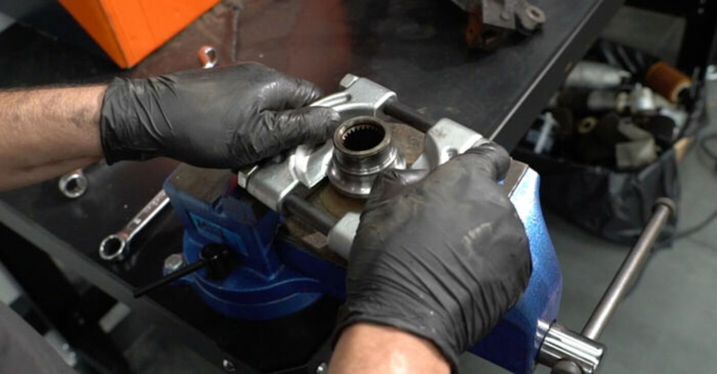 How to change front wheel bearing on Ford Fiesta JA8 – replacement guide
