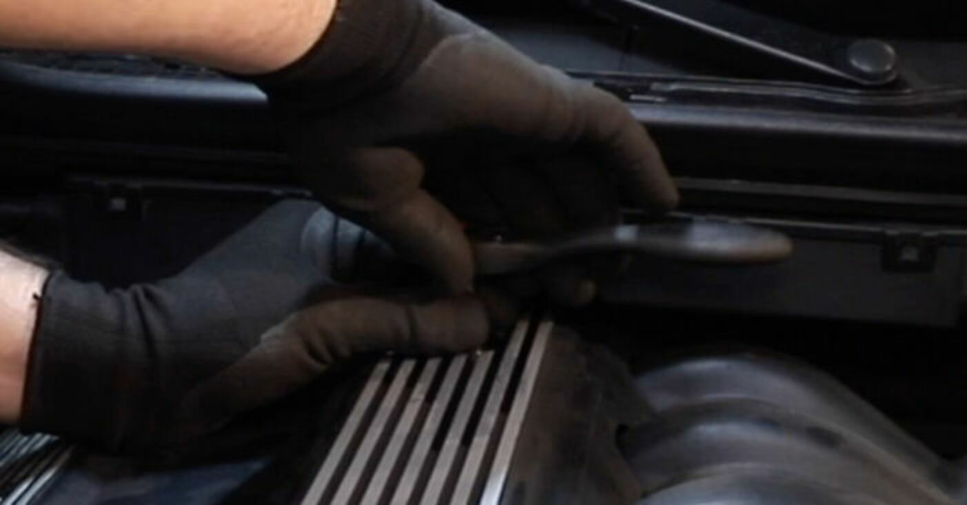 How to change spark plugs on BMW E36 – replacement guide