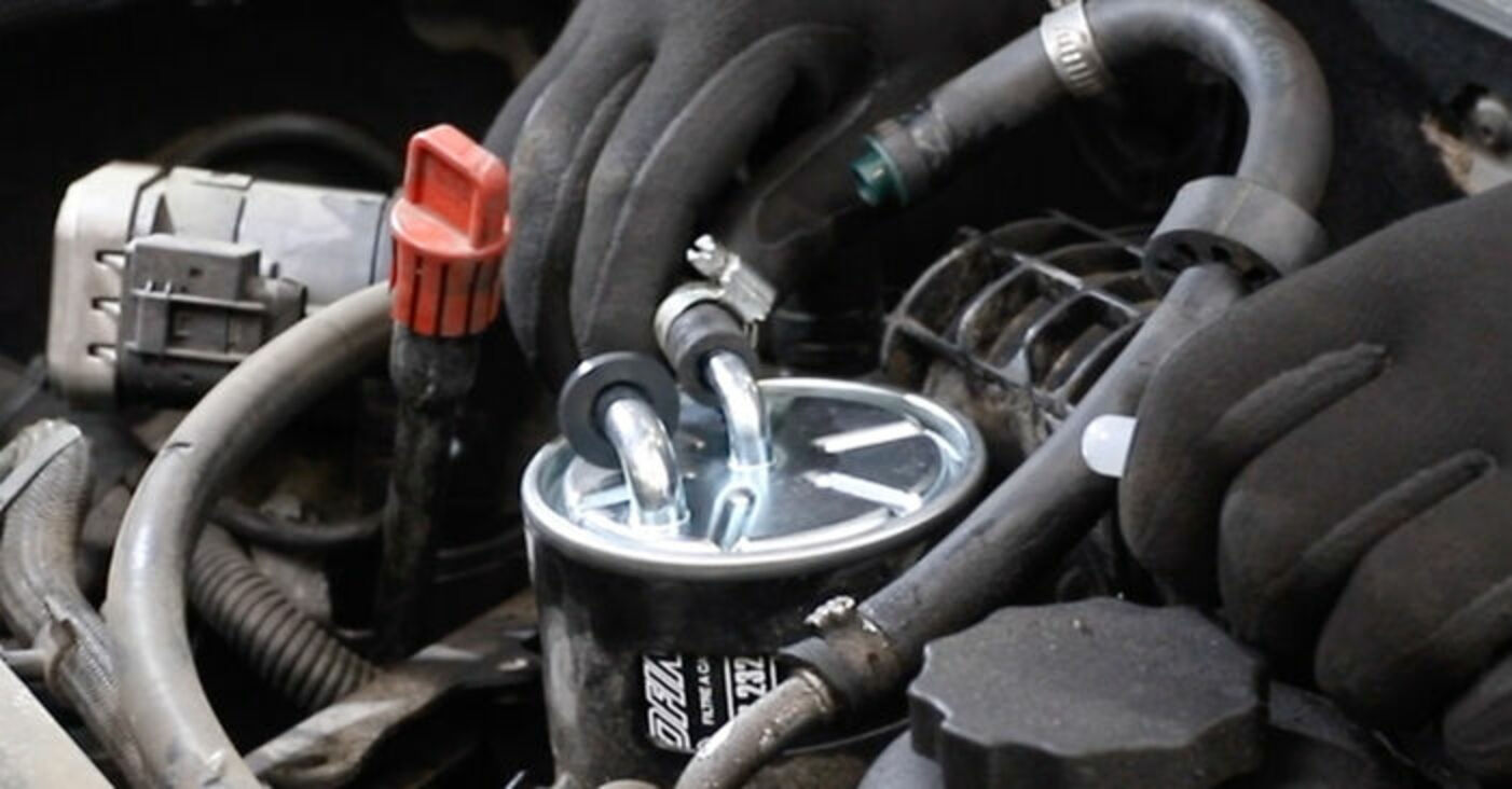 How to change fuel filter on Mercedes W211 – replacement guide