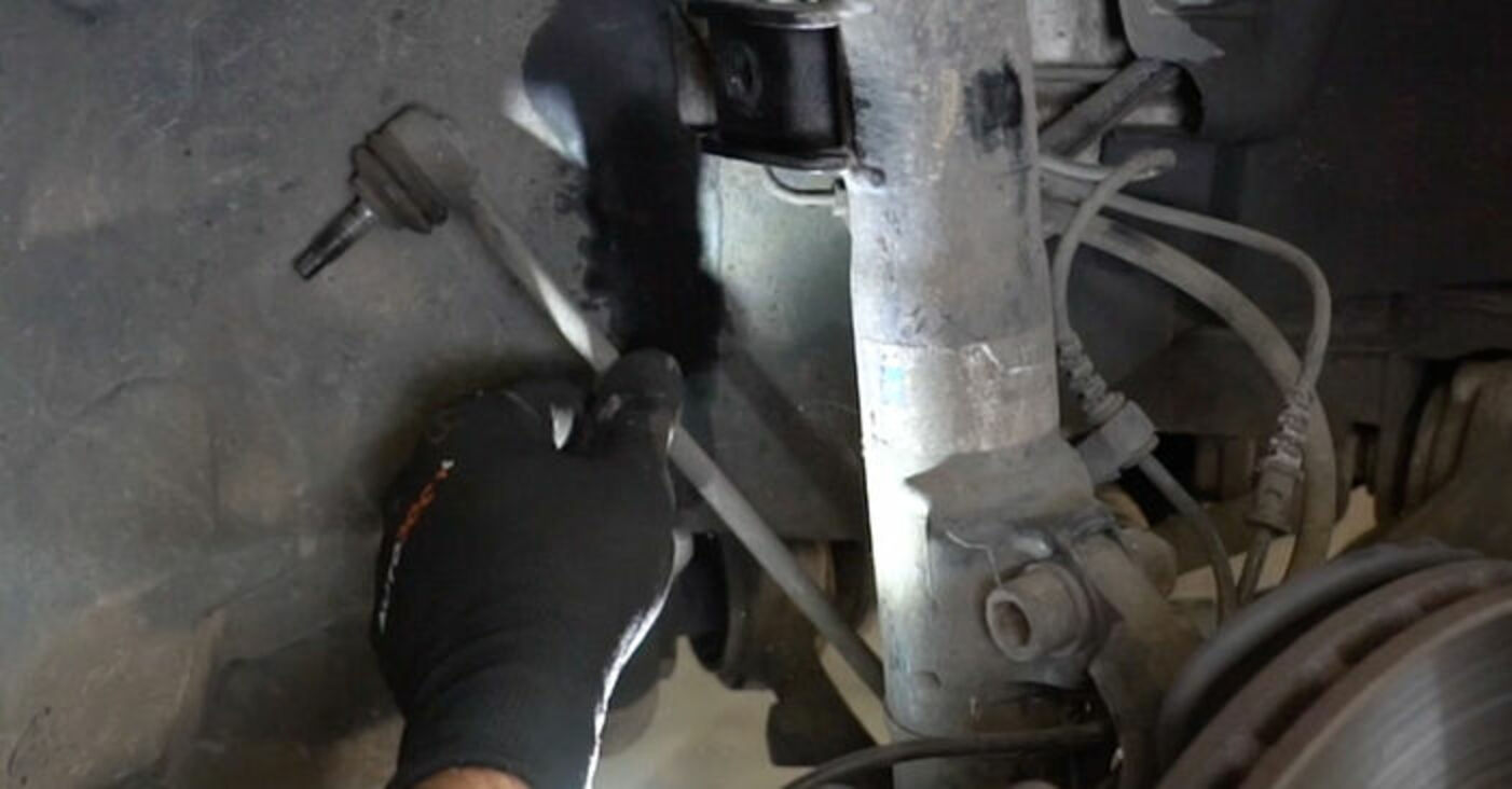 How to change front strut mount on Mercedes W203 – replacement guide