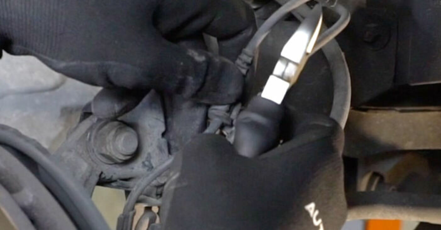 How to change front strut mount on Mercedes W203 – replacement guide
