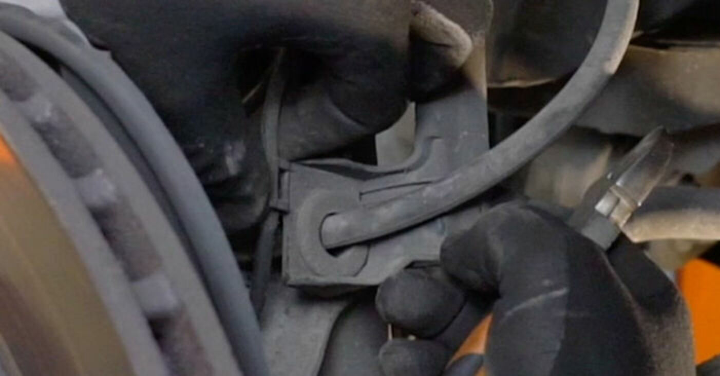 How to change front strut mount on Mercedes W203 – replacement guide