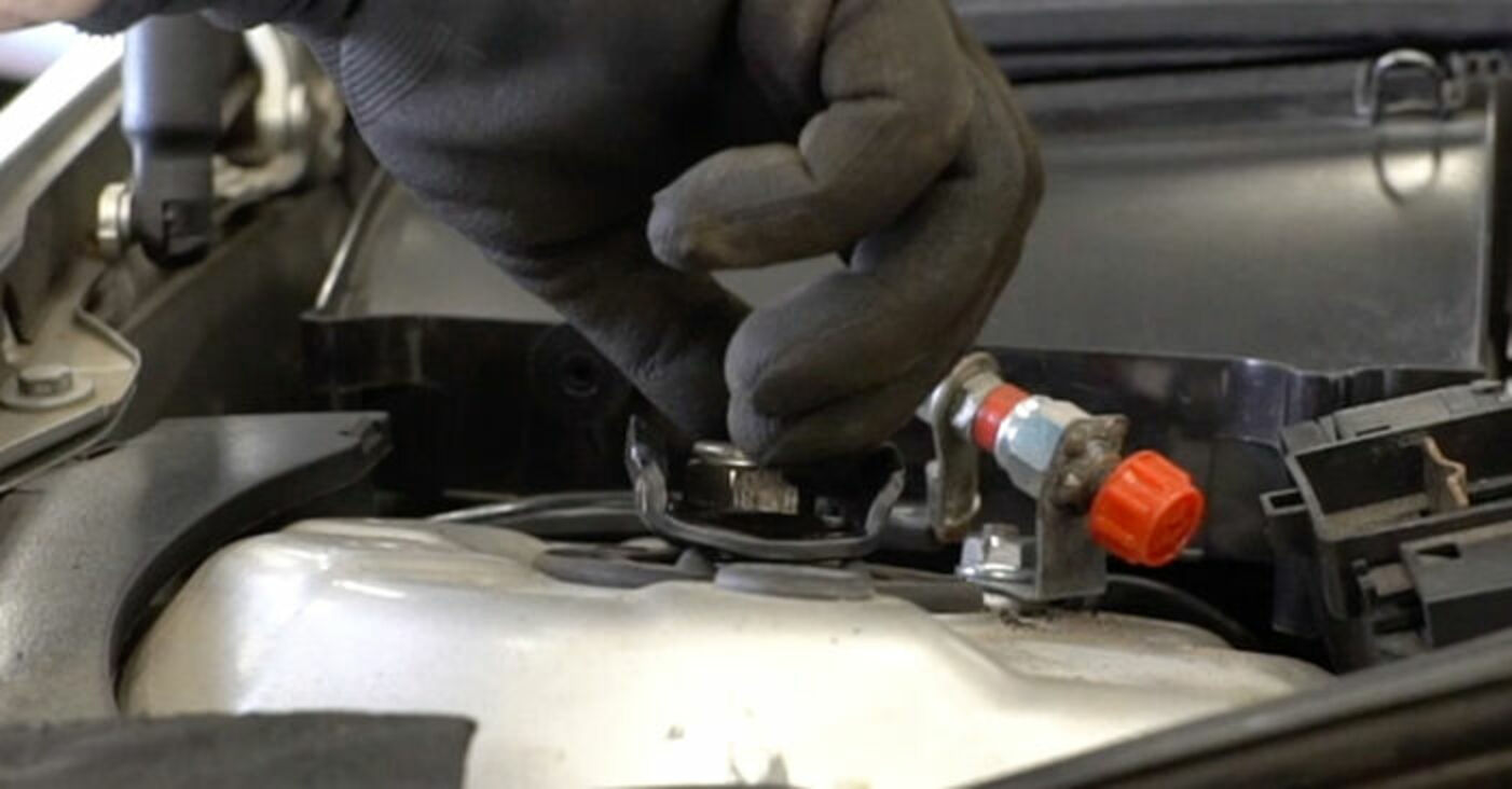 How to change front strut mount on Mercedes W203 – replacement guide