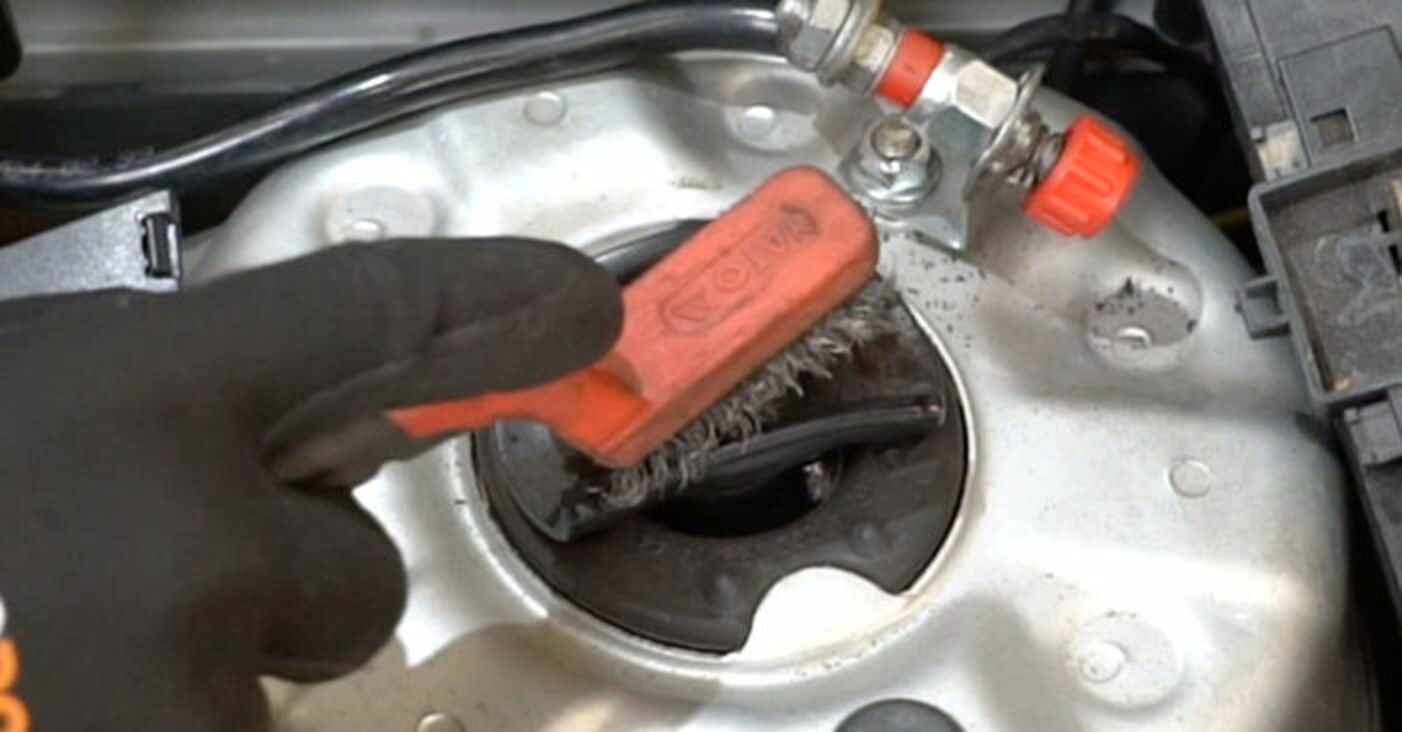 How to change front strut mount on Mercedes W203 – replacement guide