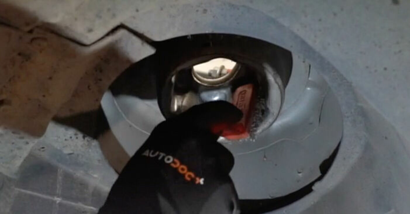 How to change front strut mount on Mercedes W203 – replacement guide