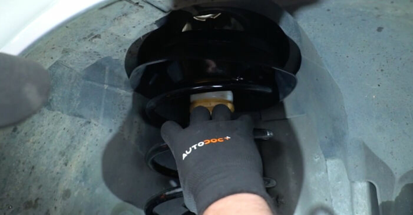 How to change front strut mount on Mercedes W203 – replacement guide