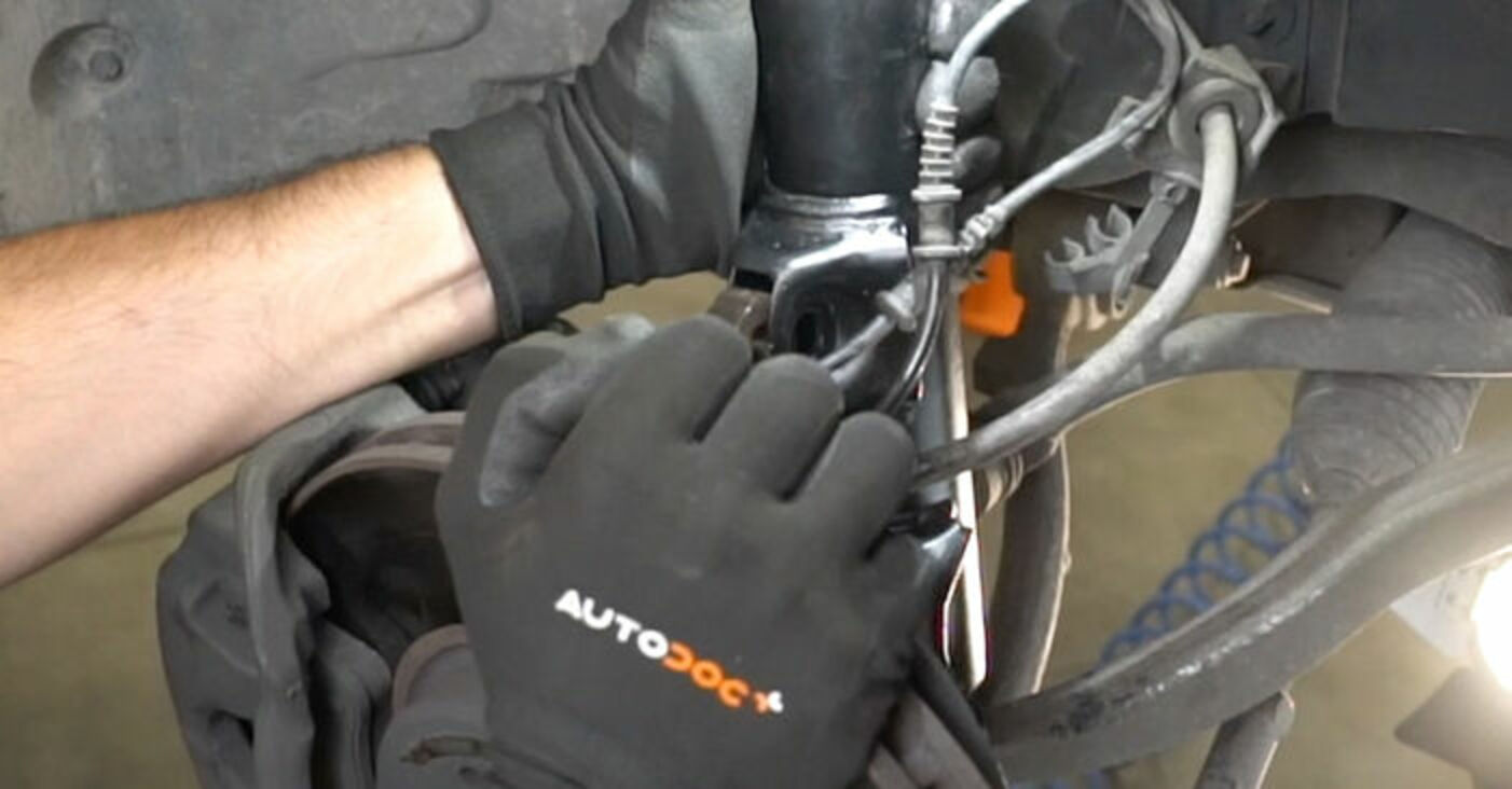 How to change front strut mount on Mercedes W203 – replacement guide