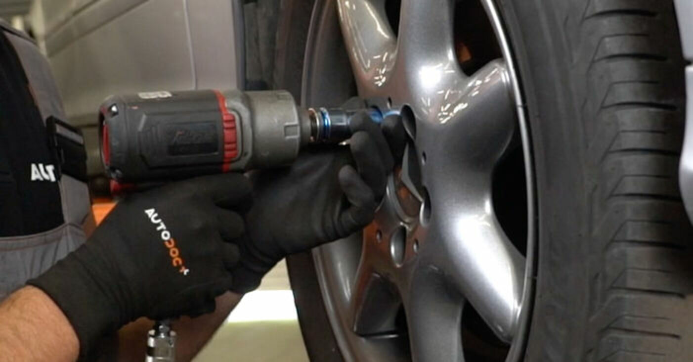 How to change front strut mount on Mercedes W203 – replacement guide