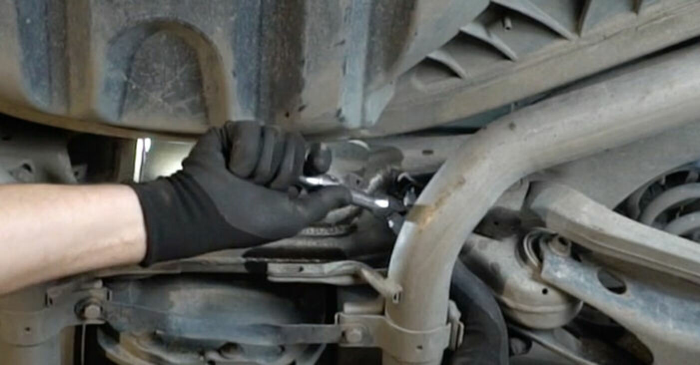 Cómo cambiar: muelles de suspensión de la parte trasera - Mercedes W211 ...
