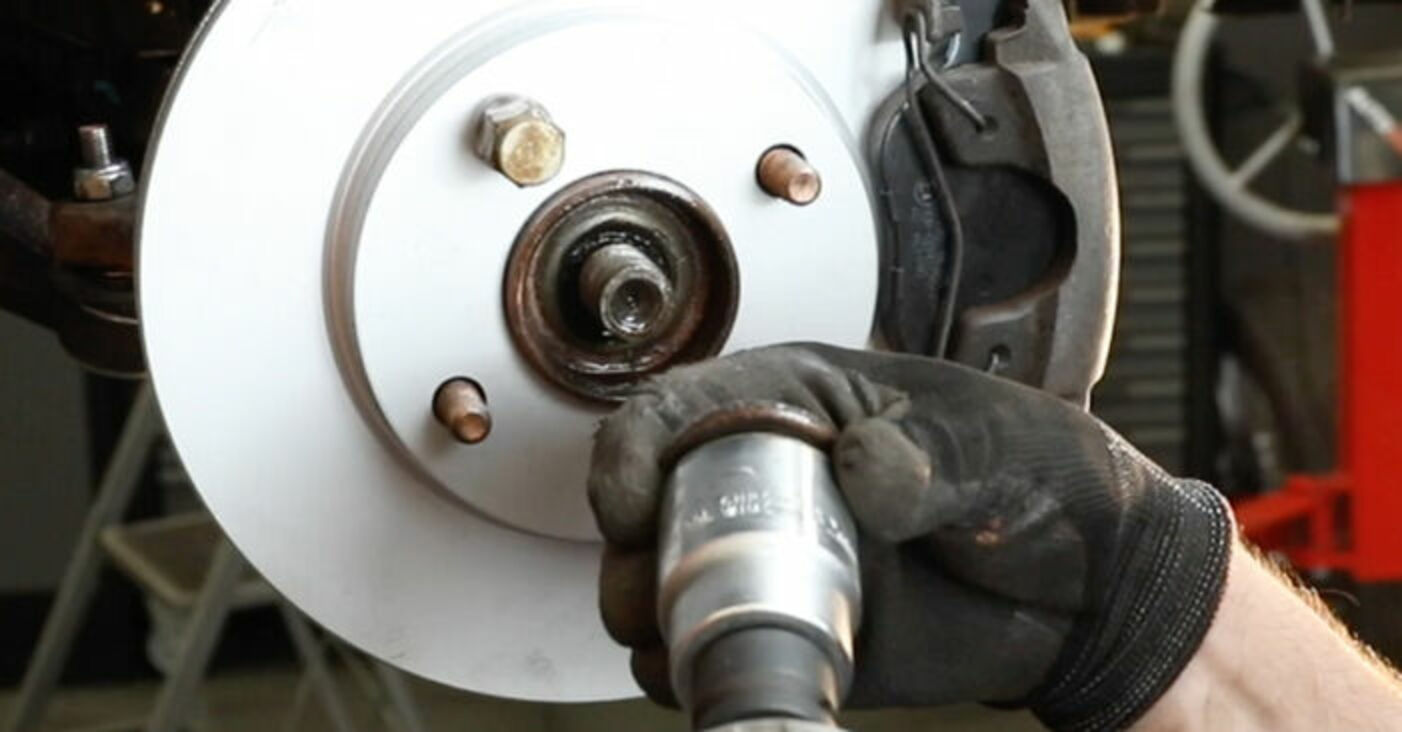 How to change front suspension strut on Ford Fiesta V JH JD ...