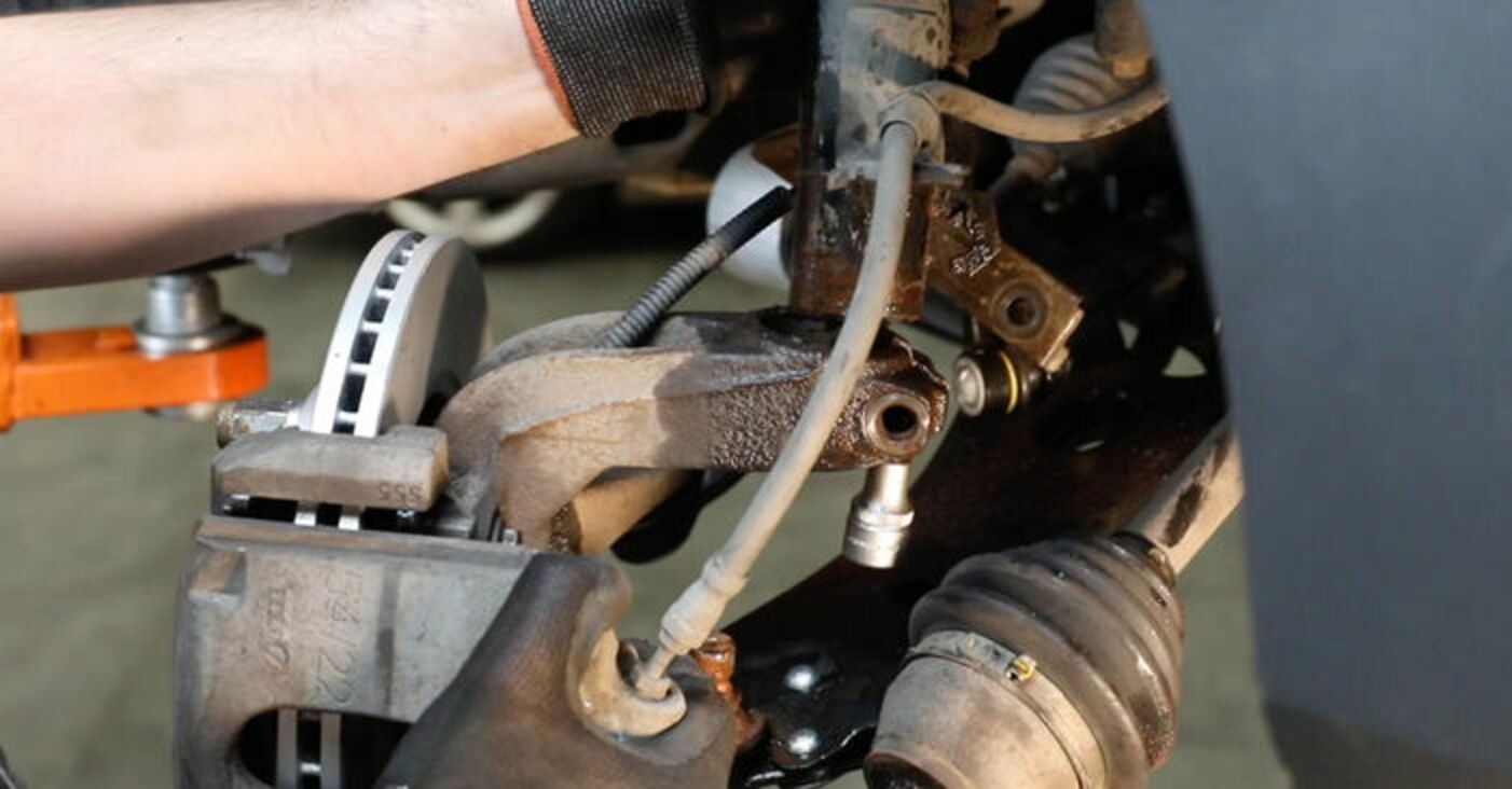 How to change front suspension strut on Ford Fiesta V JH JD ...