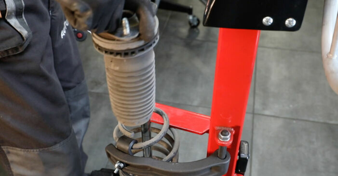 How to change front suspension strut on Ford Fiesta V JH JD ...