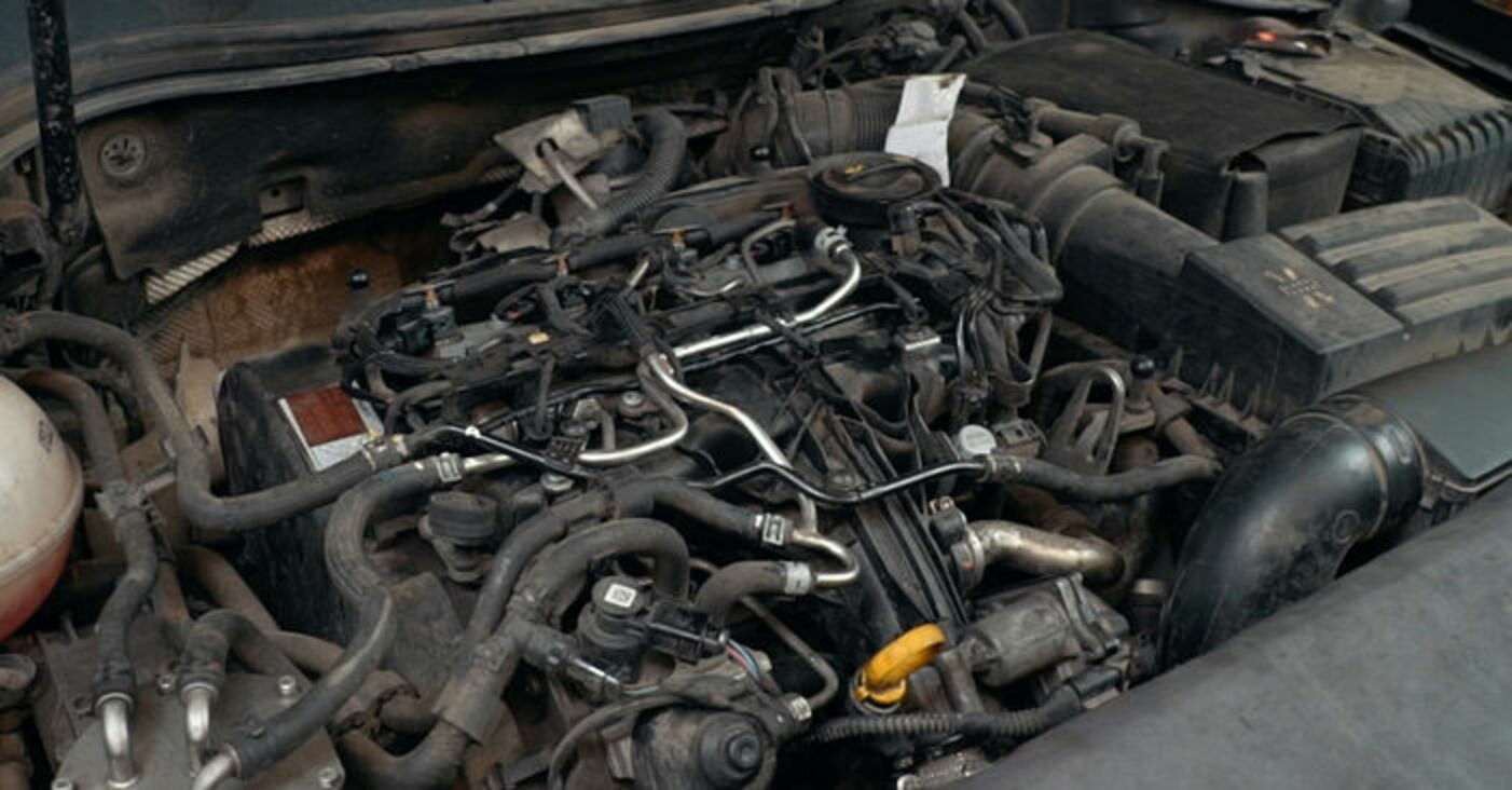 How to change engine thermostat on VW Passat B7 saloon – replacement guide