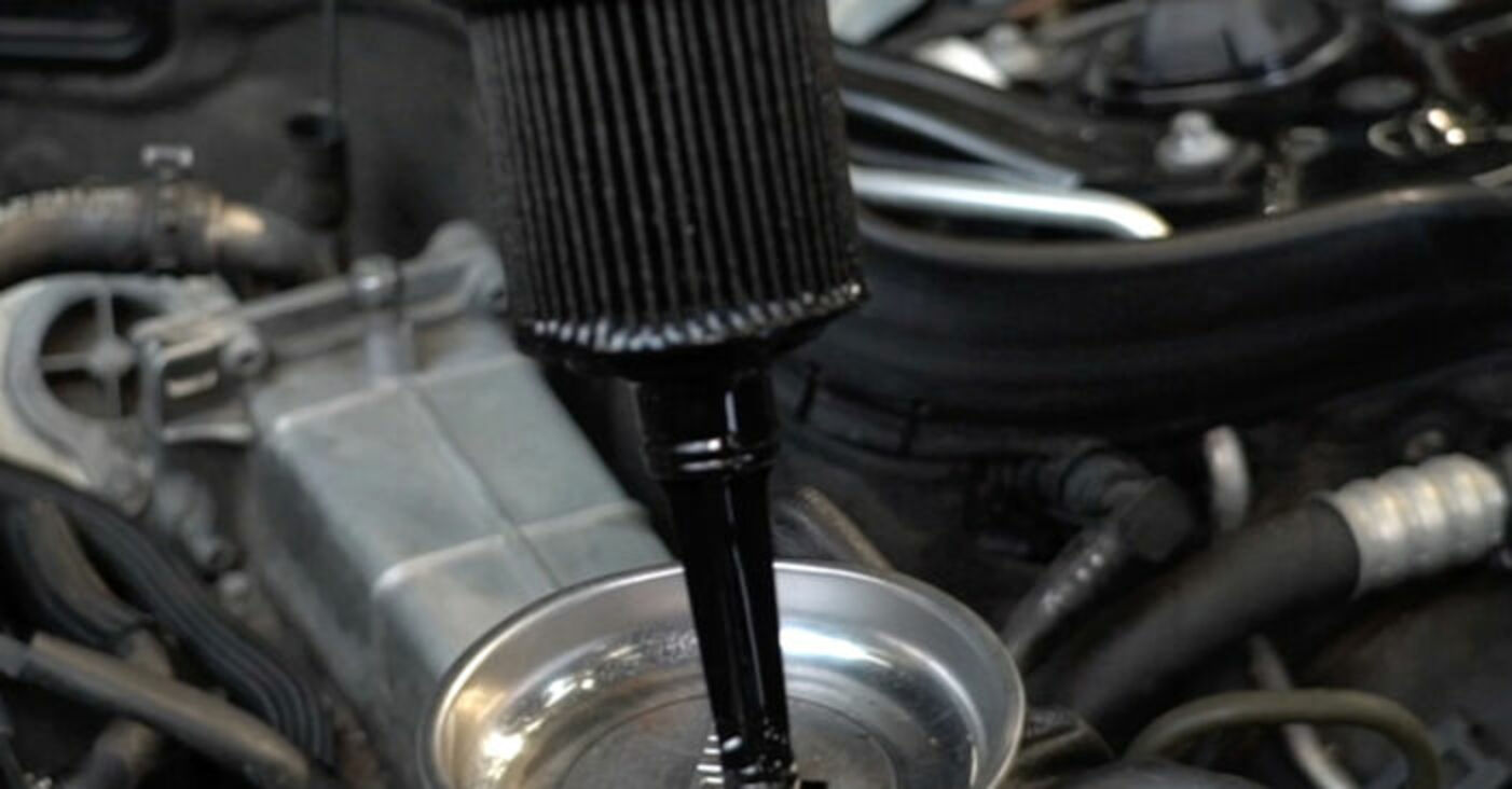 How to change engine oil and filter on Mercedes W204 – replacement guide