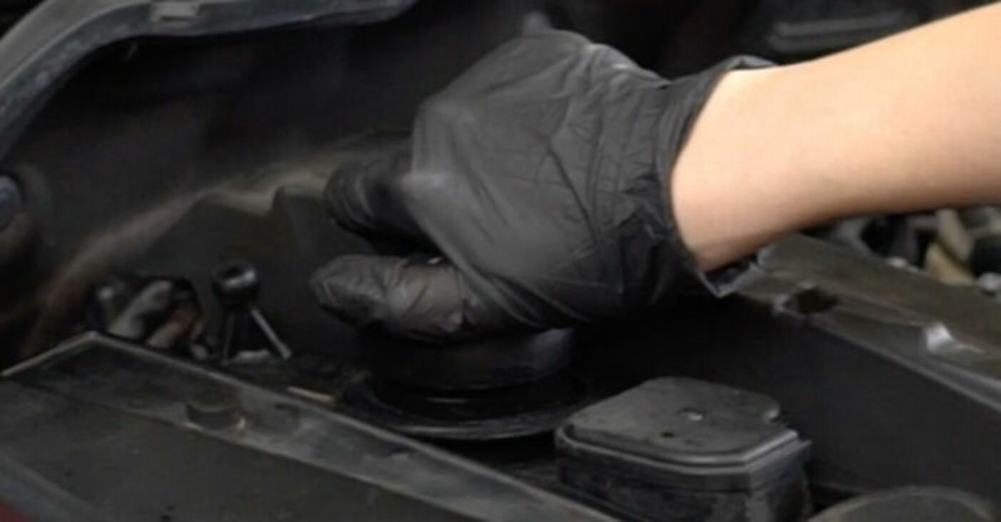 How to change engine oil and filter on Mercedes W204 – replacement guide