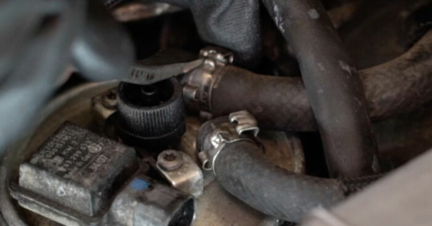 How to change fuel filter on Mercedes W204 – replacement guide