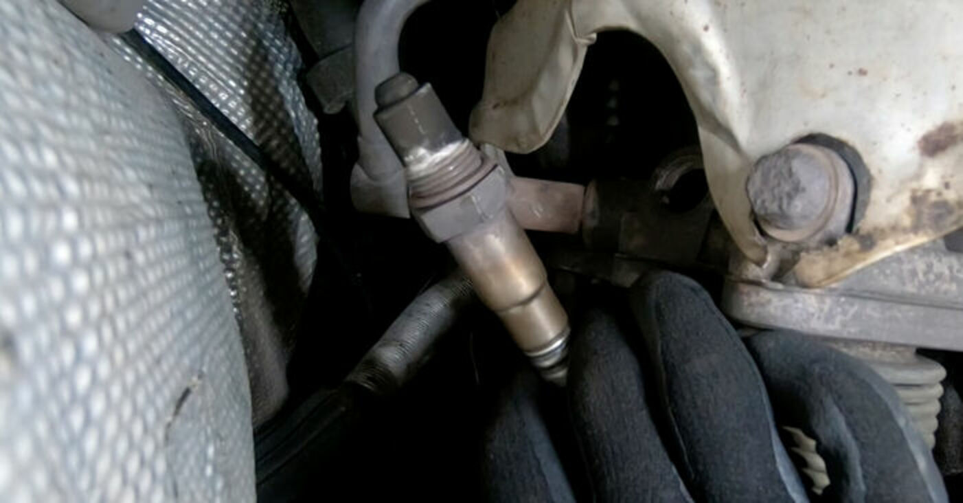 How to change lambda sensor on VW POLO (9N_) – replacement guide