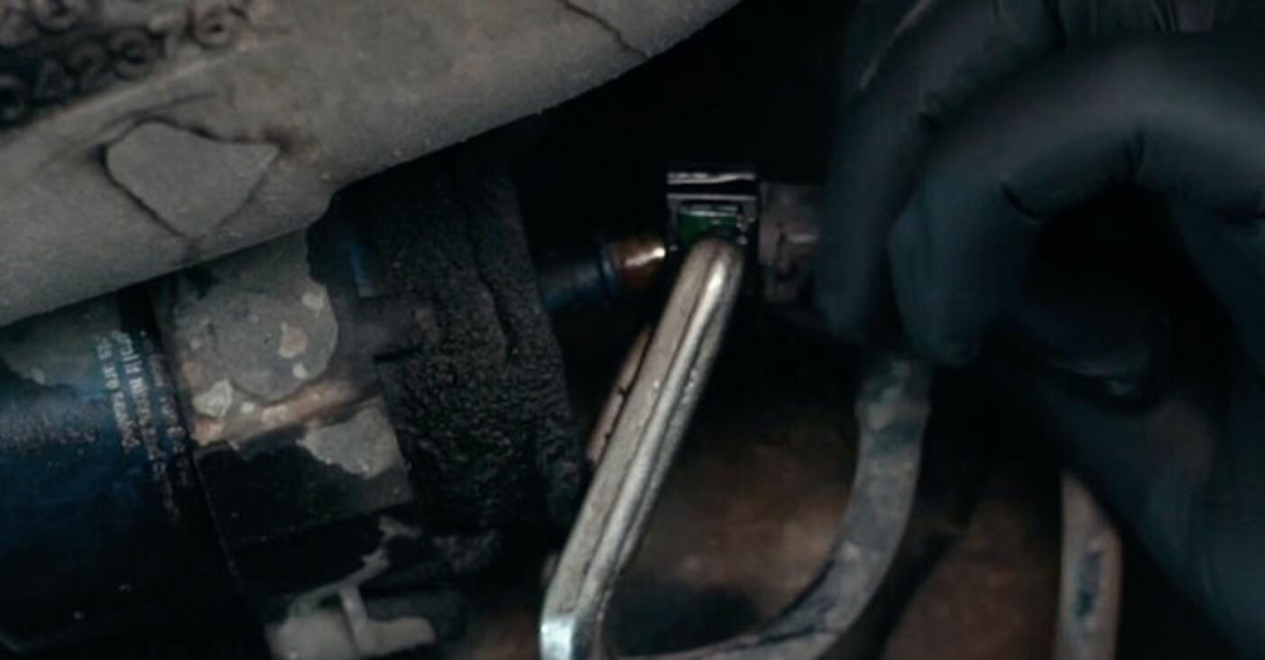 Anleitung: DACIA SANDERO Kraftstofffilter wechseln - Anleitung und ...