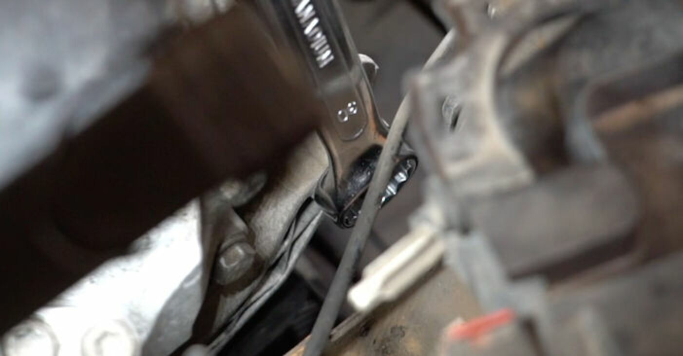 How to change serpentine belt on CITROËN DS3 – replacement guide