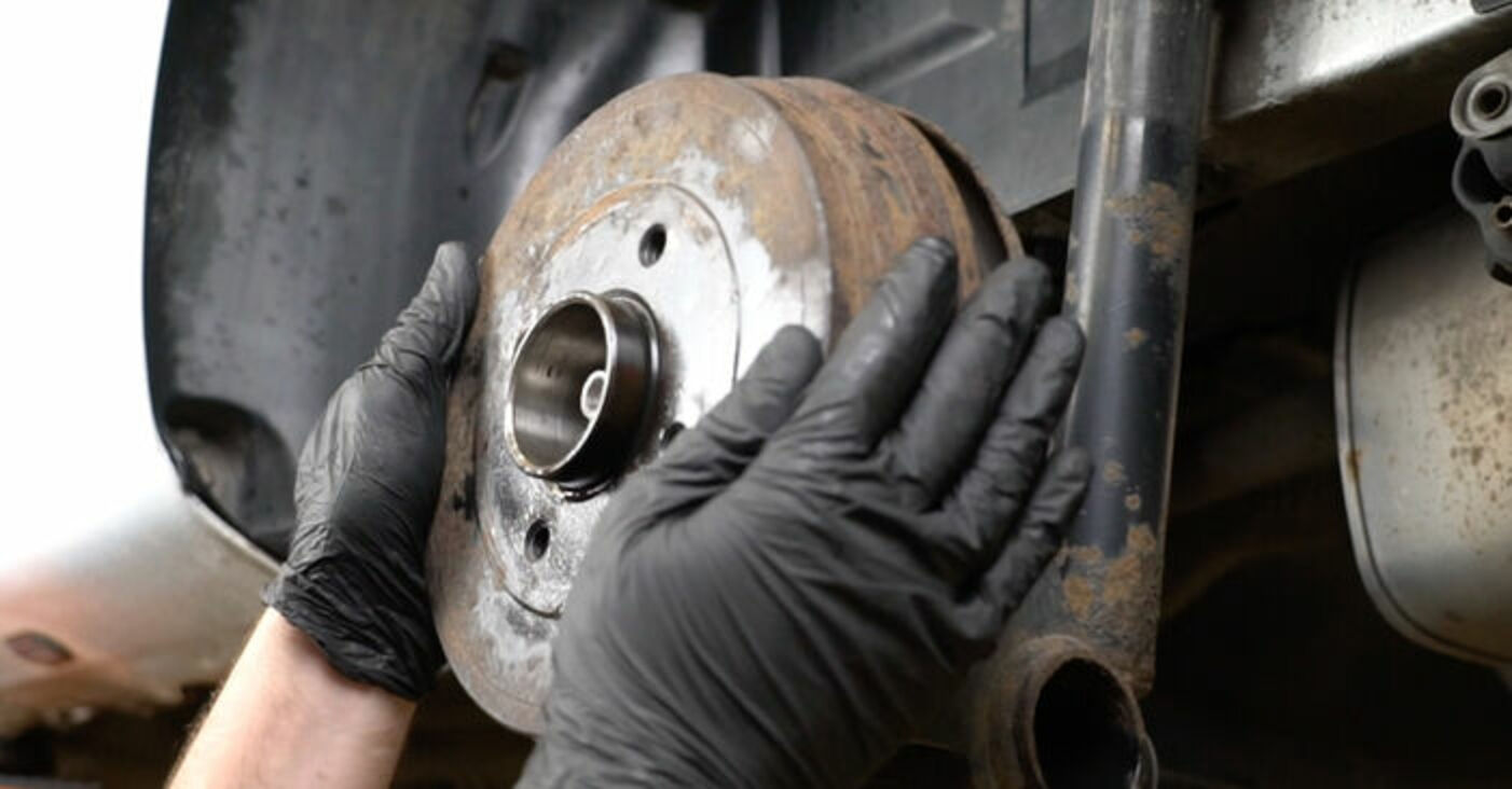 How to change rear wheel bearing on NISSAN Note (E11, NE11 ...