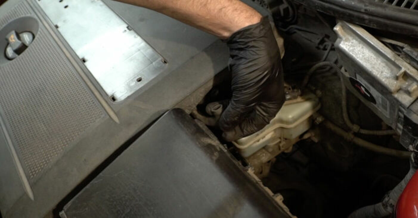 How to change water pump & timing belt kit on VW POLO (9N ...