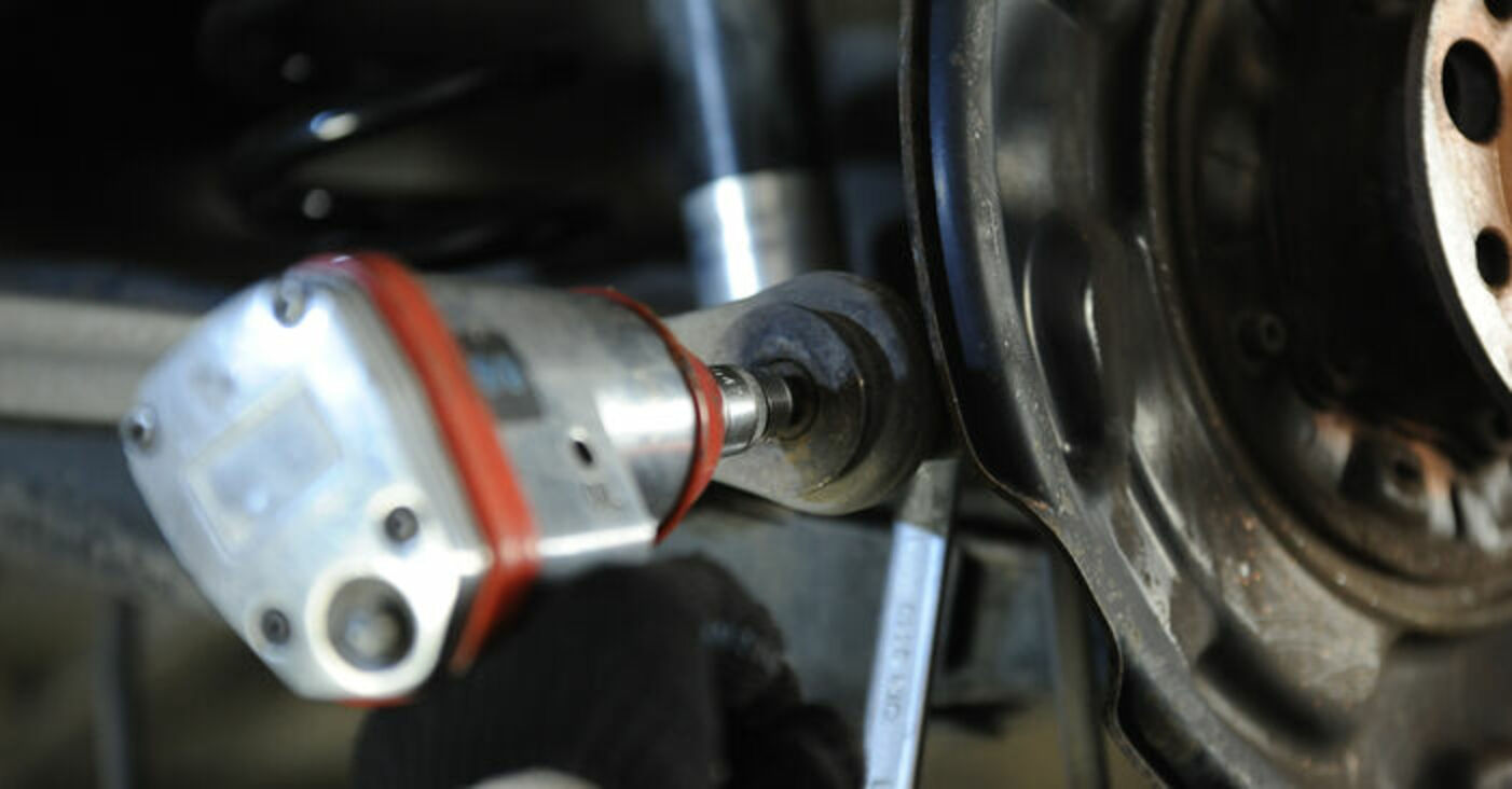 How to change rear wheel bearing on MERCEDES-BENZ S-Class Saloon (W221 ...