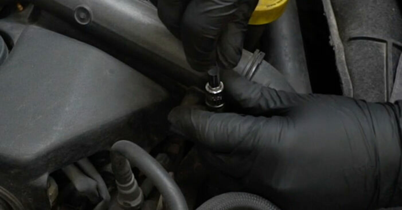 How to change glow plugs on NISSAN JUKE (F15) – replacement guide