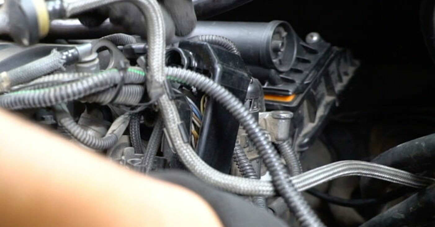 How to change engine thermostat on CITROËN C3 II (SC_) – replacement guide
