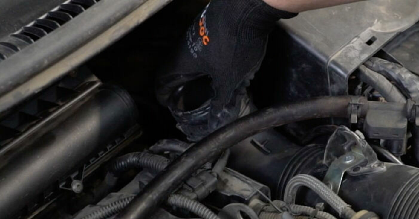 How to change engine thermostat on CITROËN DS3 – replacement guide