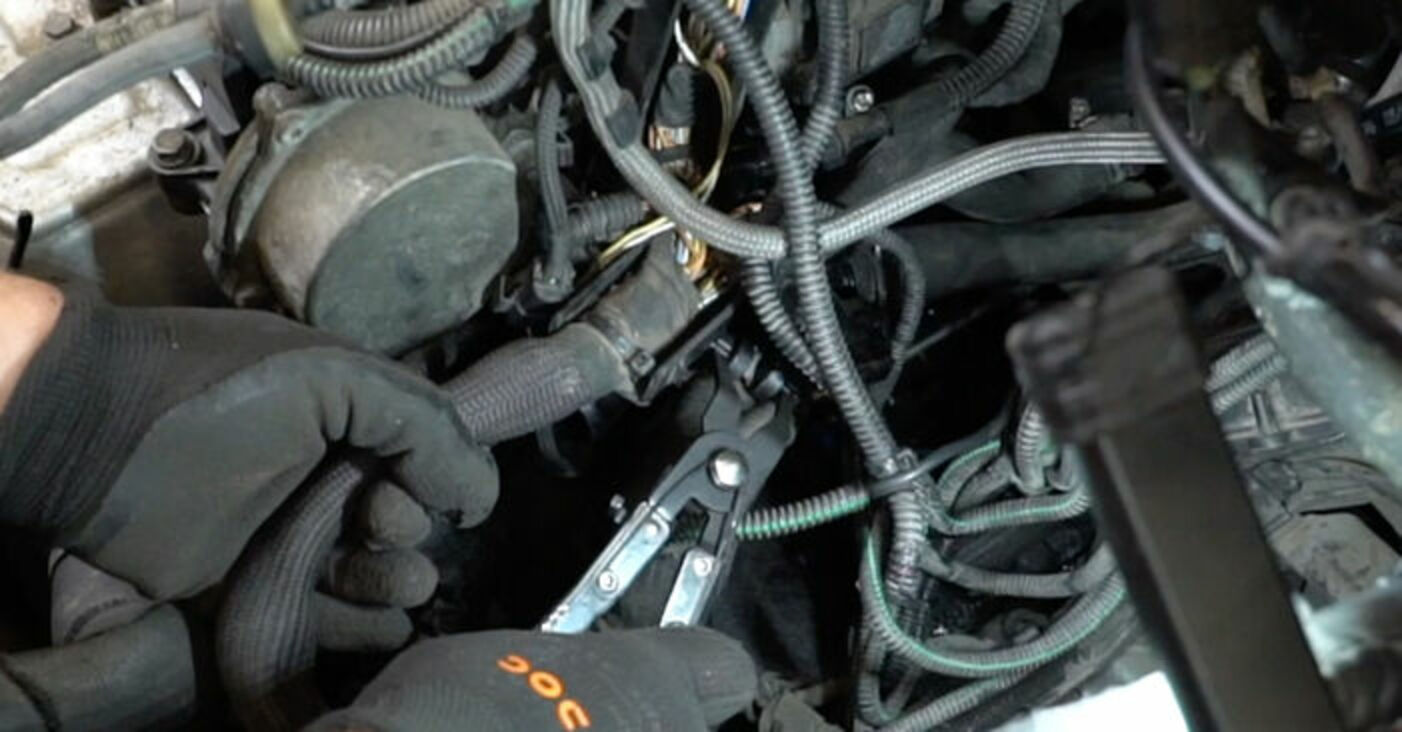 Comment changer : calorstat sur PEUGEOT 308 I 3/5 portes (4A, 4C ...