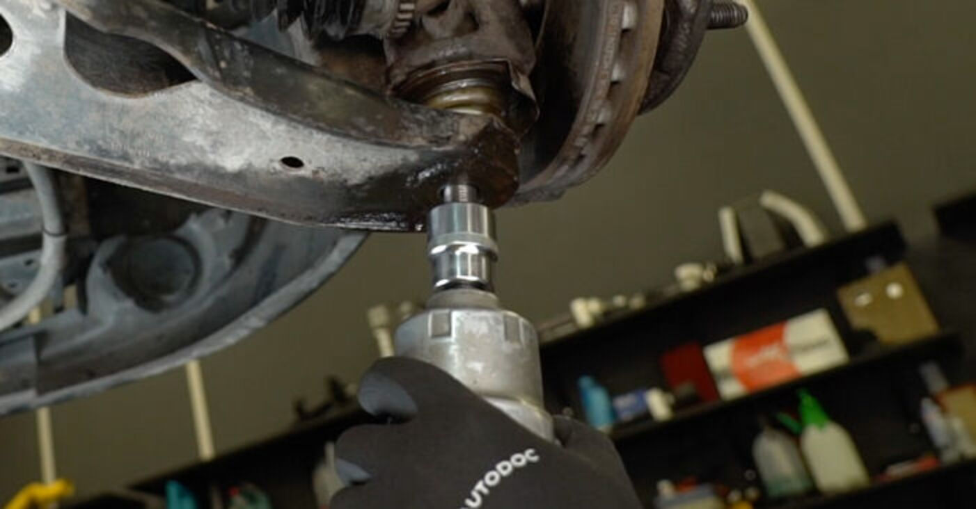 How to change front lower arm on Ford Transit Mk7 van – replacement guide