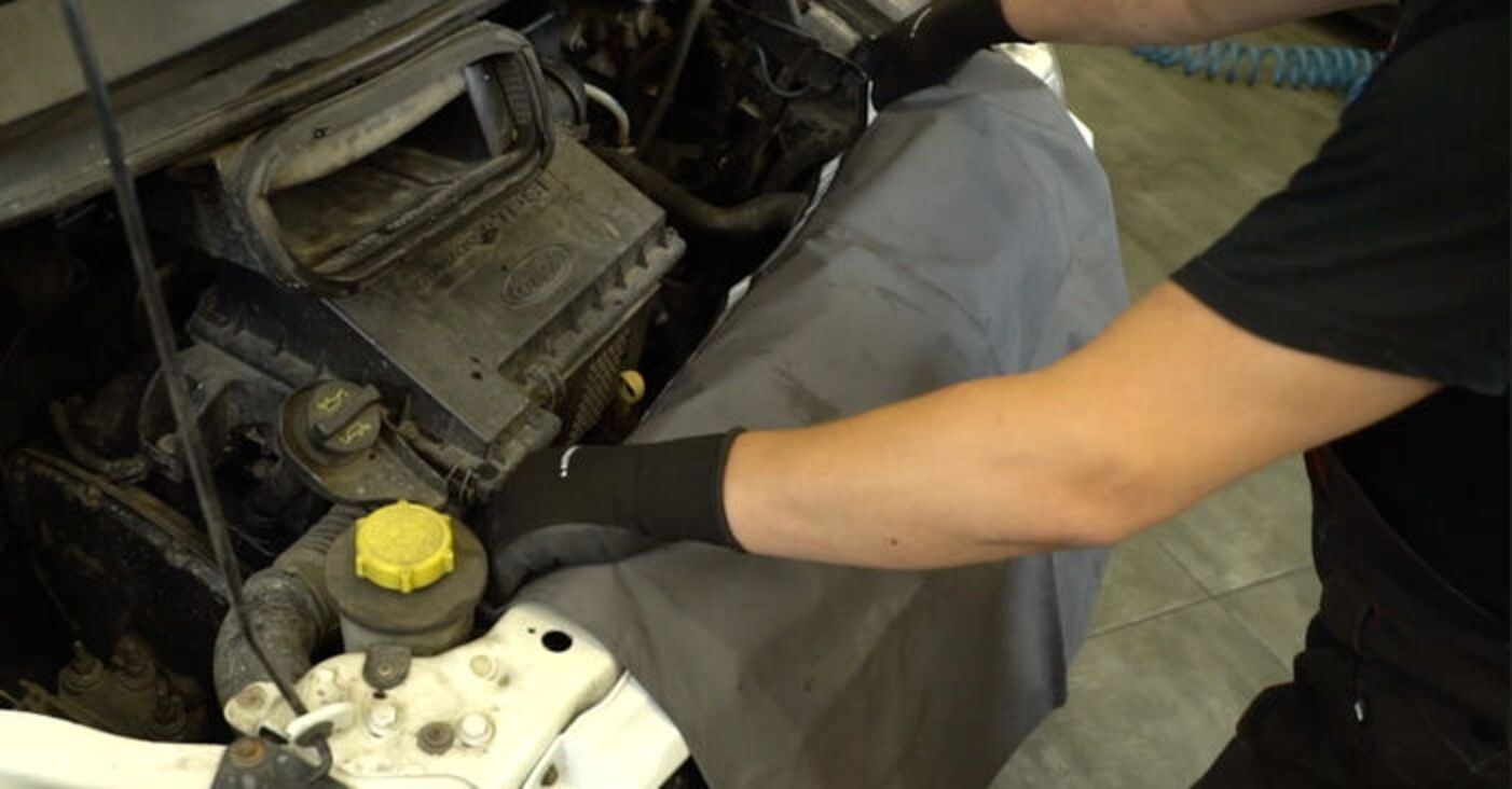 How to change fuel filter on Ford Transit Mk7 van – replacement guide