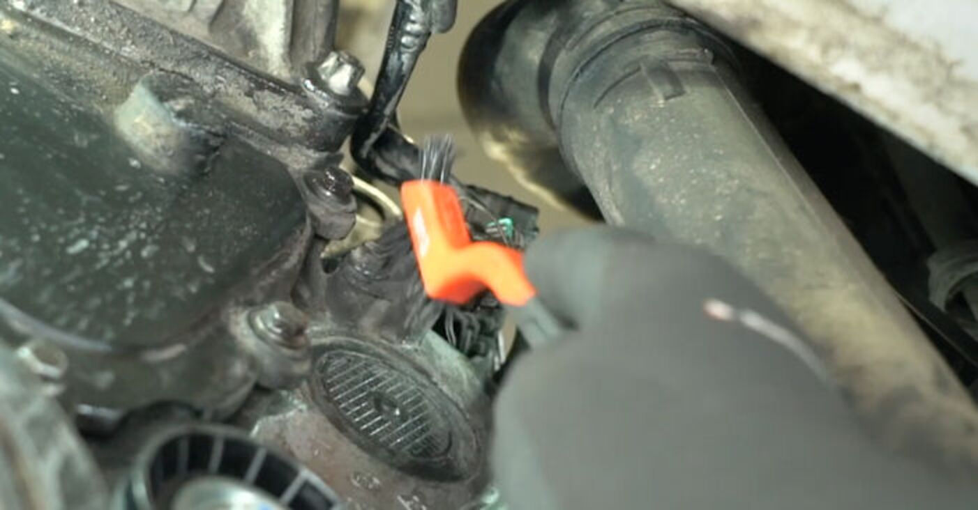 How to change camshaft position sensor on NISSAN Qashqai / Qashqai+2 I ...