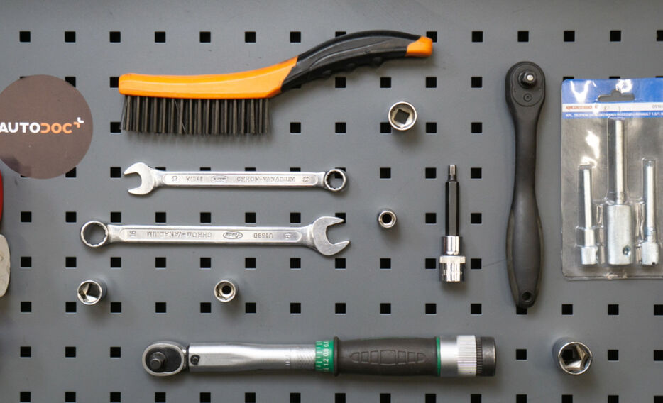 How to change water pump & timing belt kit on VW POLO (9N ...